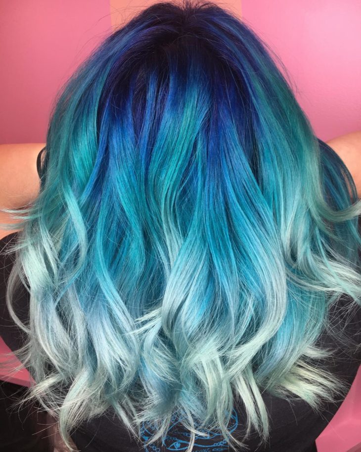 Cabelo azul: 45 fotos, tutoriais e dicas para um visual autêntico e ...