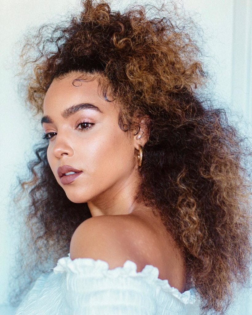 Morena iluminada: tons, dicas e 45 fotos de inspiração