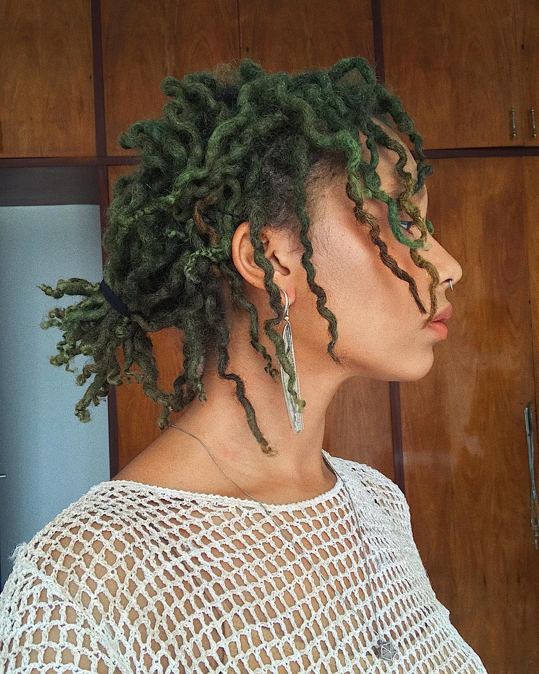 Penteados afros: 80 fotos cheias de estilo e significado para arrasar