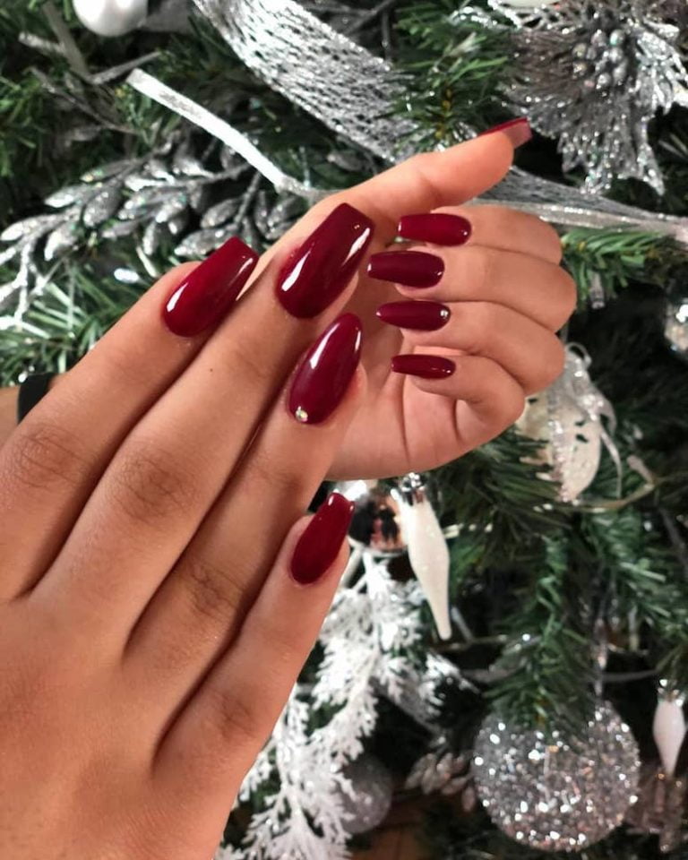 40 ideias de unhas simples para completar o visual facilmente