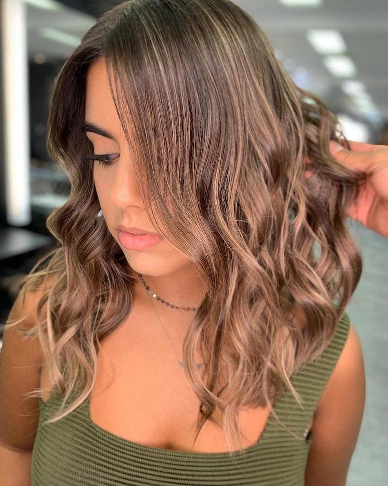 Cabelo ondulado: saiba como valorizar os seus fios como eles merecem