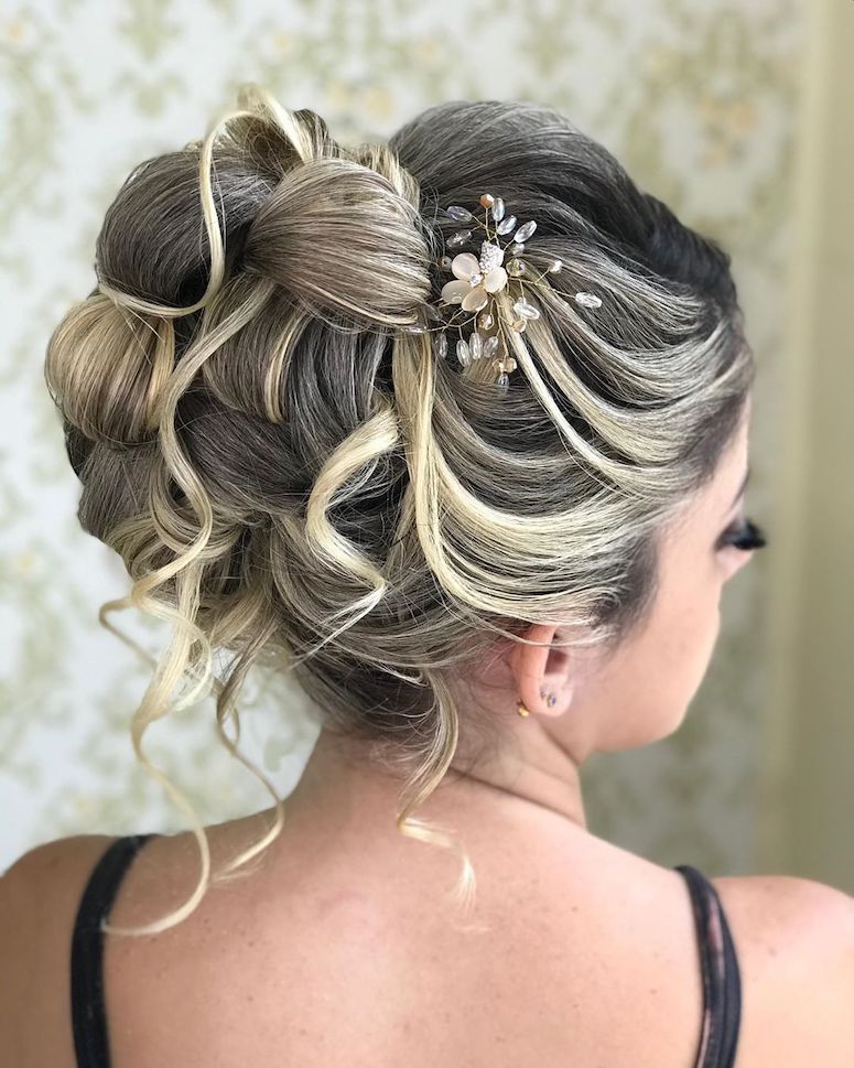 Penteados com coque: inspire-se em 80 ideias que são de apaixonar