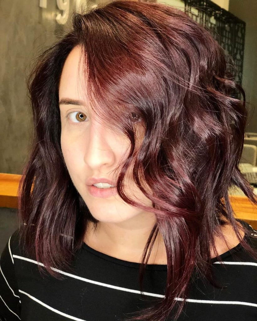 Cabelo marsala: conheça a cor do momento que é puro estilo