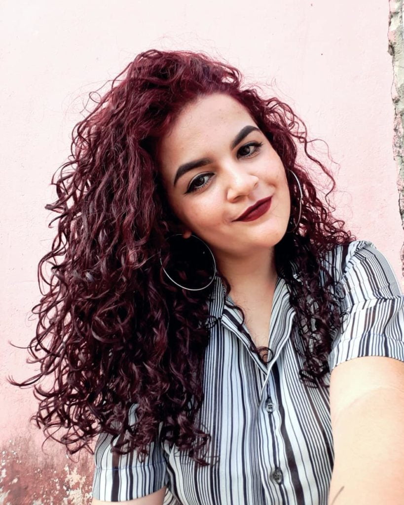 Cabelo marsala: conheça a cor do momento que é puro estilo