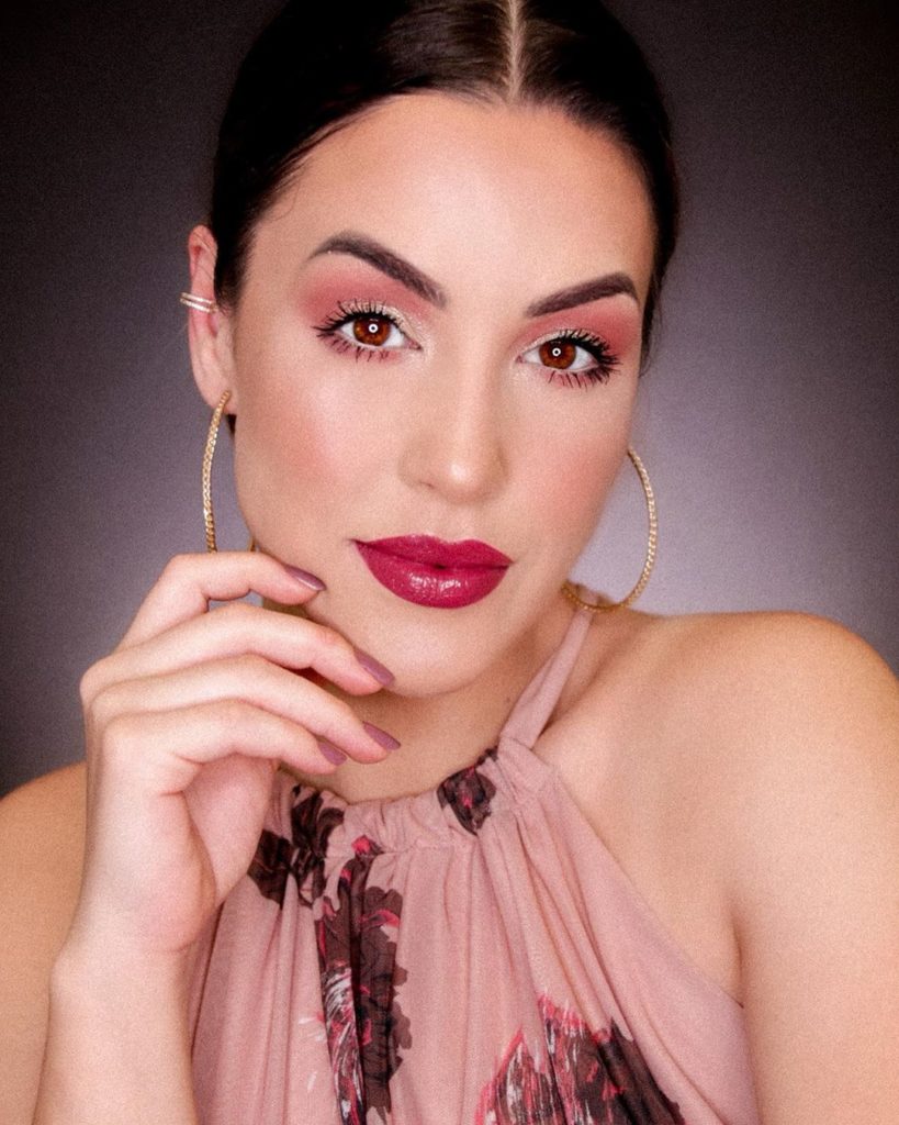 Maquiagem rosa: 40 FOTOS e passo a passo para acertar na produção