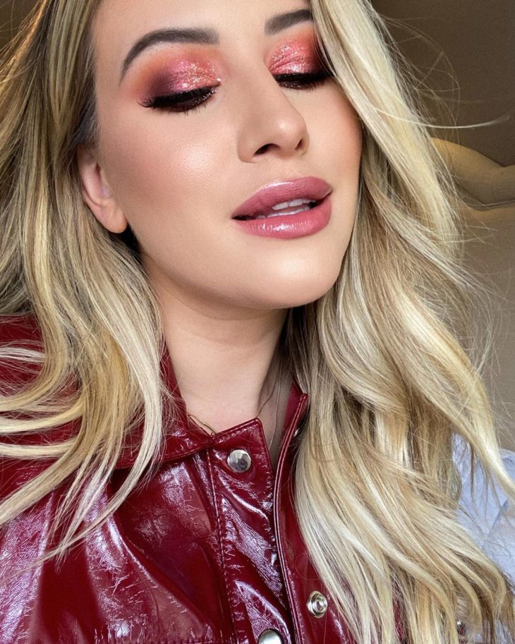 Maquiagem rosa: 40 FOTOS e passo a passo para acertar na produção