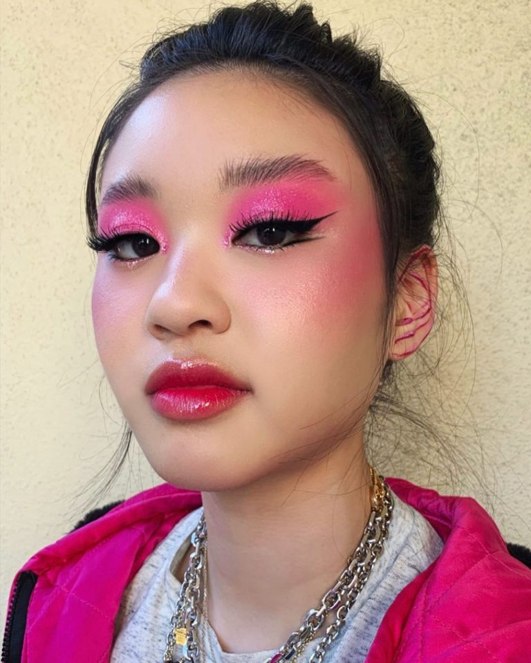Maquiagem rosa: 40 FOTOS e passo a passo para acertar na produção
