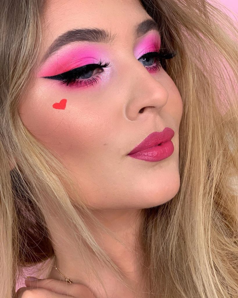 Maquiagem rosa: 40 FOTOS e passo a passo para acertar na produção