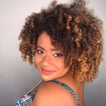 Ombré hair mel: 40 inspirações que iluminam os fios com estilo