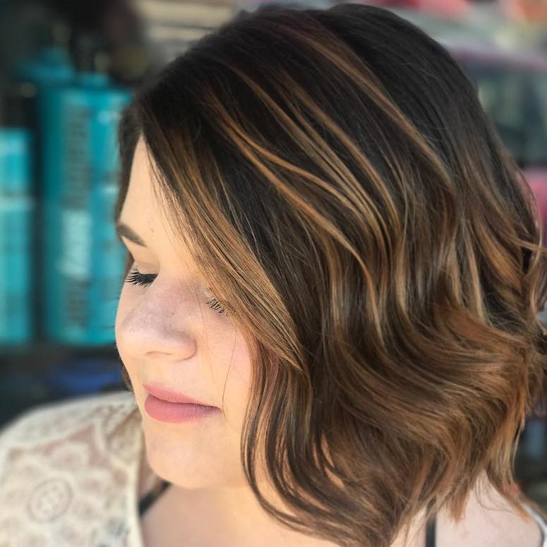 Ombré hair mel: 40 inspirações que iluminam os fios com estilo