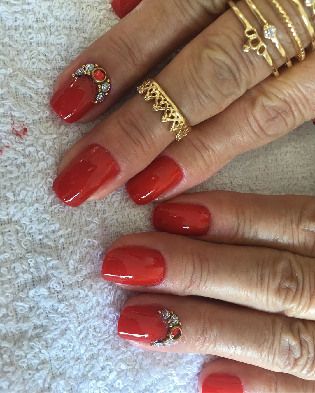 40 modelos de unhas decoradas vermelhas para arrasar