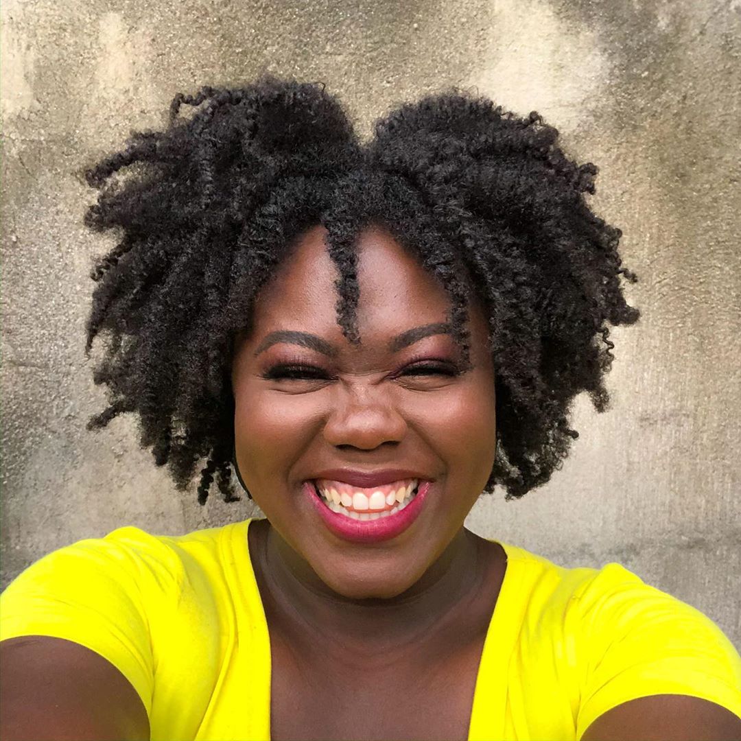 Cabelo crespo curto: 60 ideias para arrasar e desapegar dos fios longos