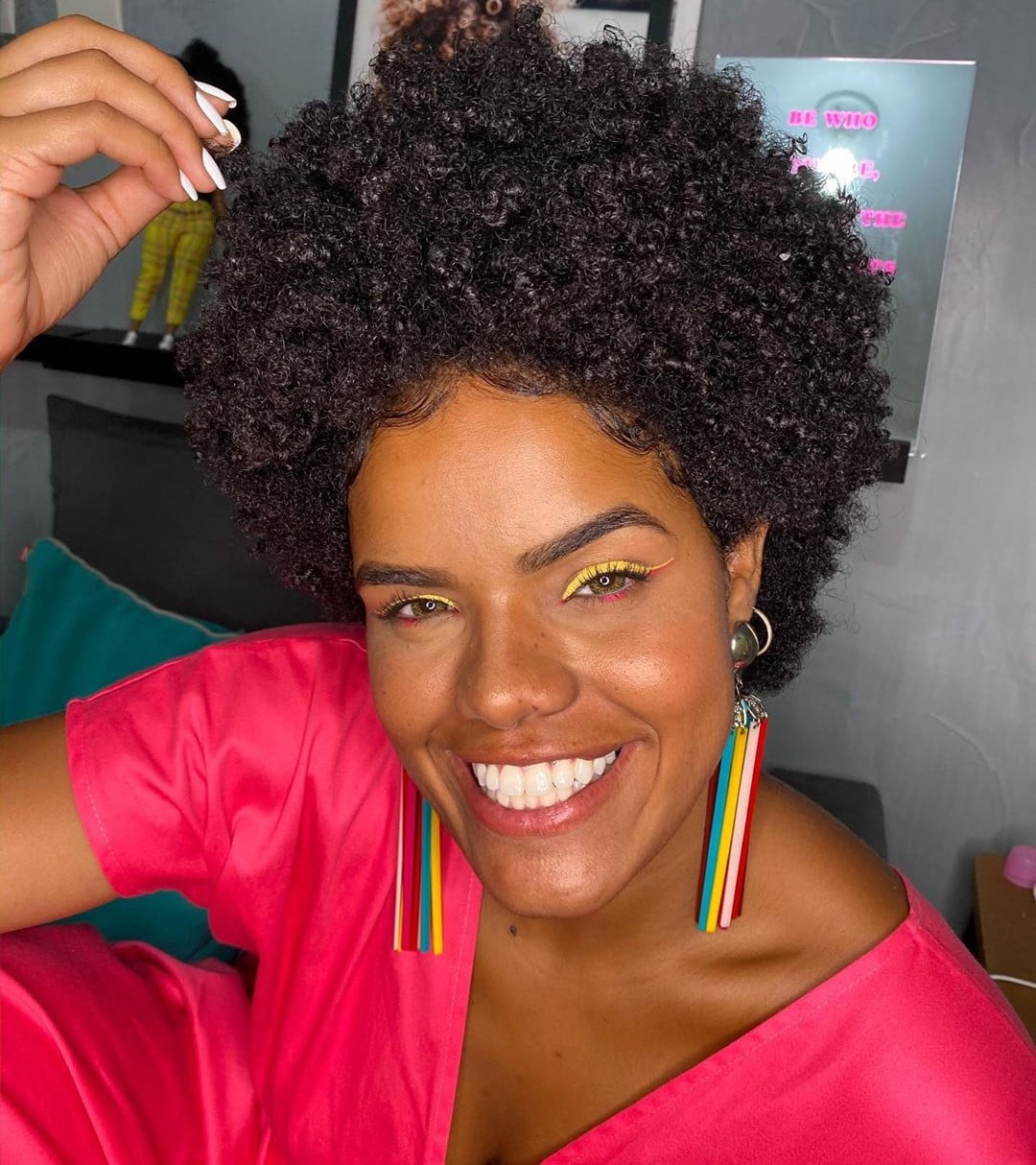Cabelo crespo curto: 60 ideias para arrasar e desapegar dos fios longos