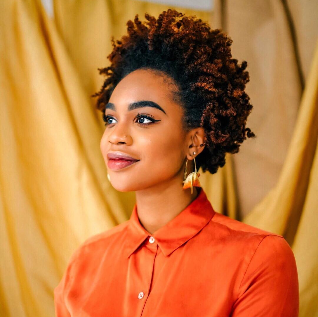 Cabelo crespo curto: 60 ideias para arrasar e desapegar dos fios longos