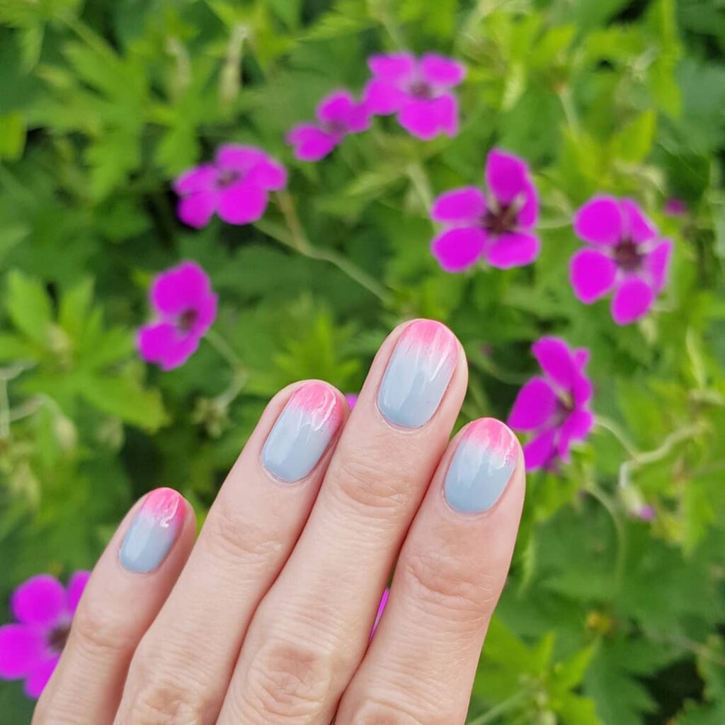 Unhas degradê: 80 FOTOS e passo a passo para apostar nessa nail art