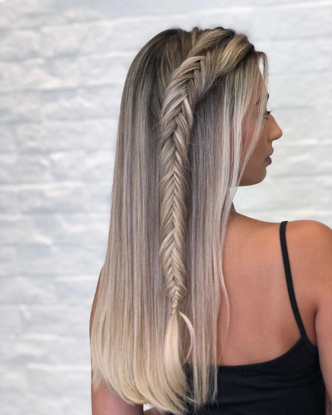 Trança lateral: 30 fotos + tutoriais desse penteado atemporal e chique
