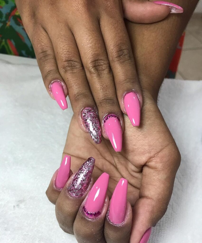 Unhas decoradas rosa: 90 ideias lindas e charmosas [FOTOS]