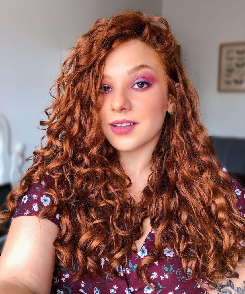 Cabelo cacheado ruivo: 40 fotos + tutoriais e dicas de cuidados