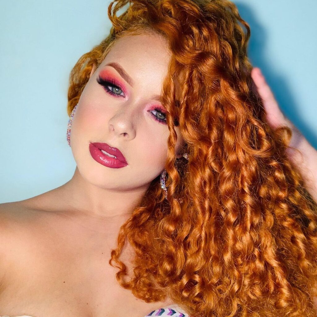 Cabelo cacheado ruivo: 40 fotos + tutoriais e dicas de cuidados