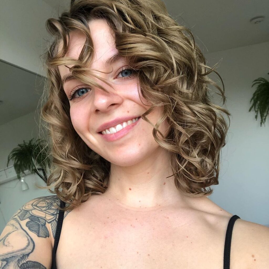 Cabelo curto ondulado: como cuidar, finalizar e fotos para se inspirar