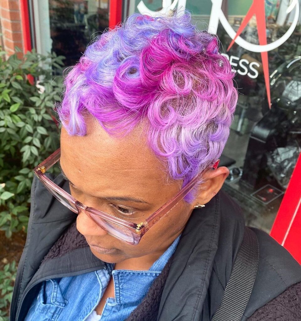 Pixie cut cacheado: 40 fotos incríveis, dicas e cuidados essenciais