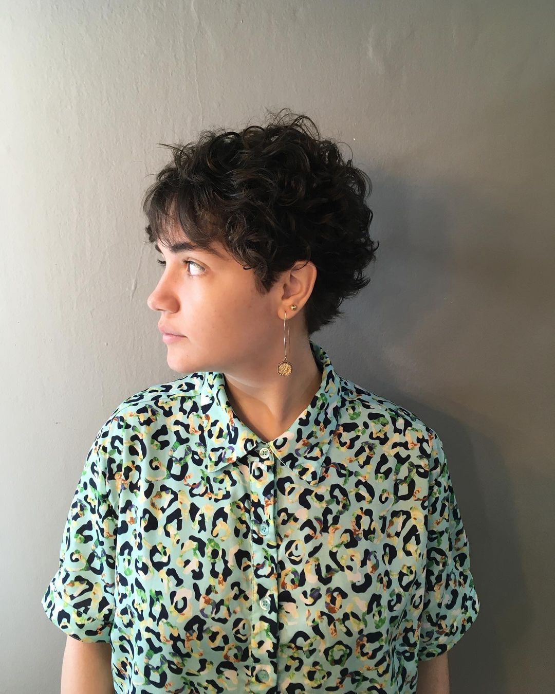 Pixie cut cacheado: 40 fotos incríveis, dicas e cuidados essenciais