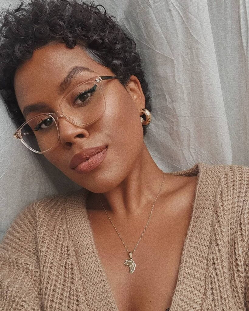 Pixie cut cacheado: 40 fotos incríveis, dicas e cuidados essenciais