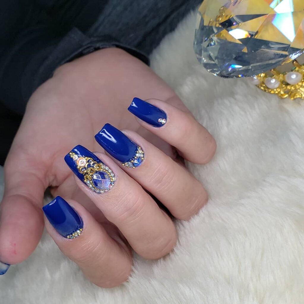 Unhas decoradas em azul: 60 inspirações e tutorias para explorar o tom