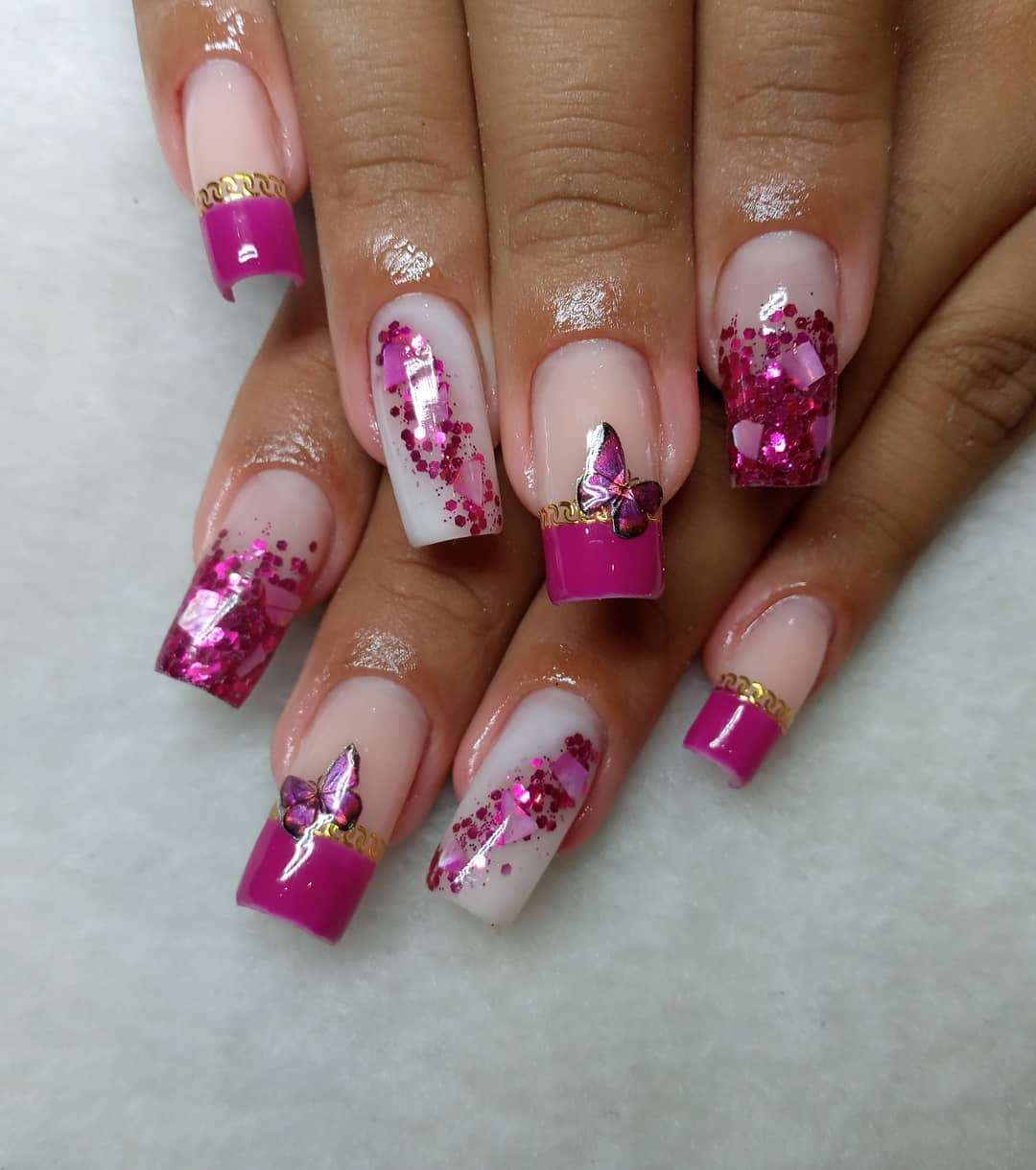 Unhas encapsuladas: saiba o que são e confira inspirações incríveis