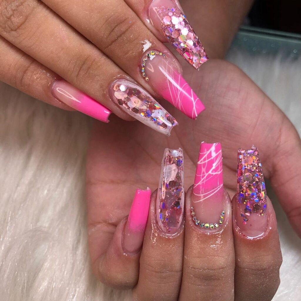 Unhas encapsuladas: o que é + 50 modelos para se insipirar