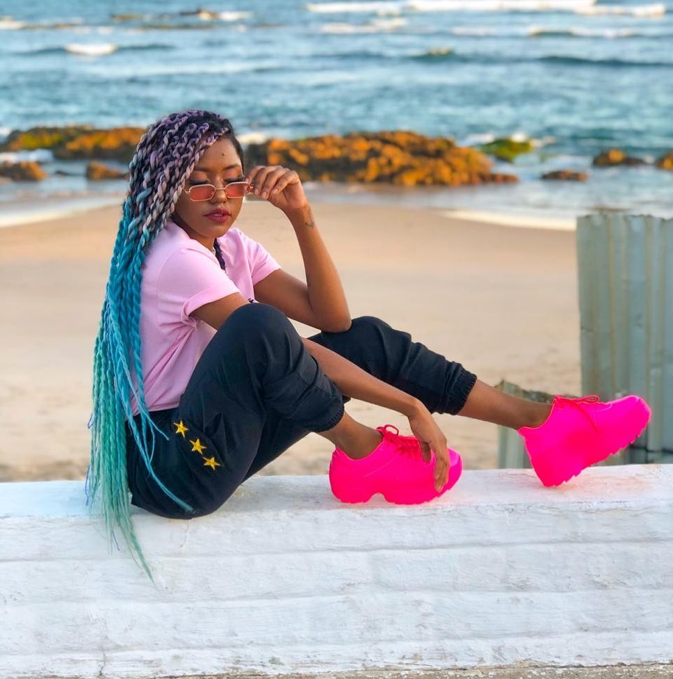 Box braids azul: 35 fotos e tutoriais para ter tranças arrasadoras