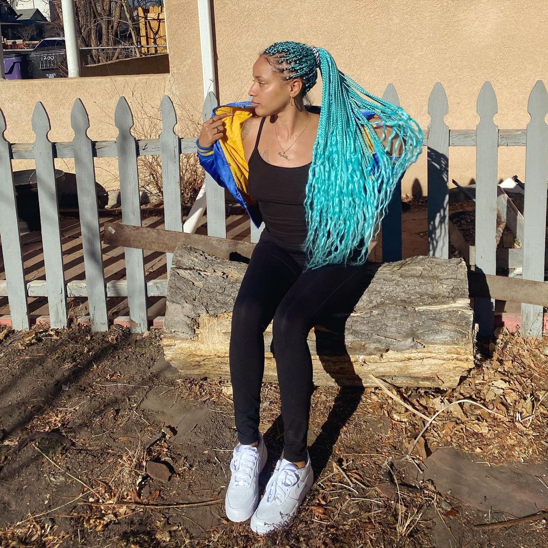 Box braids azul: 35 fotos e tutoriais para ter tranças arrasadoras