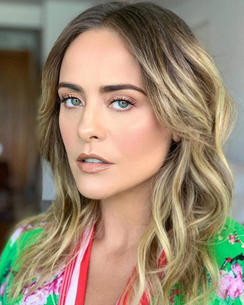 Franja longa: 50 fotos e 4 tutorias para deixar seus cabelos lindíssimos