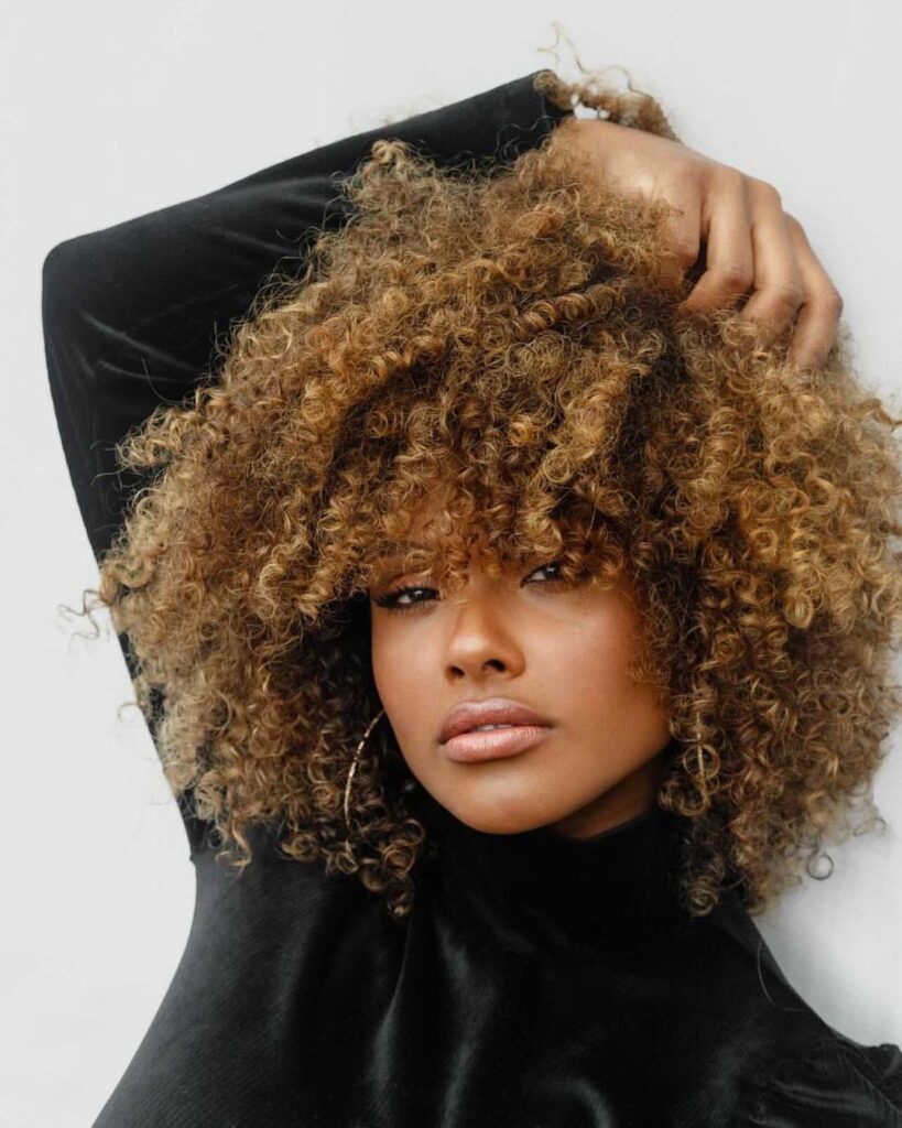 Franja longa: 50 fotos e 4 tutorias para deixar seus cabelos lindíssimos