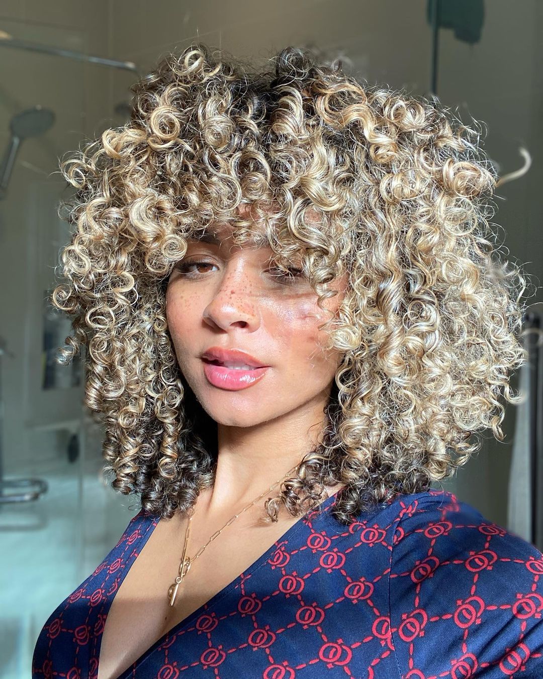 Franja longa: 50 fotos e 4 tutorias para deixar seus cabelos lindíssimos