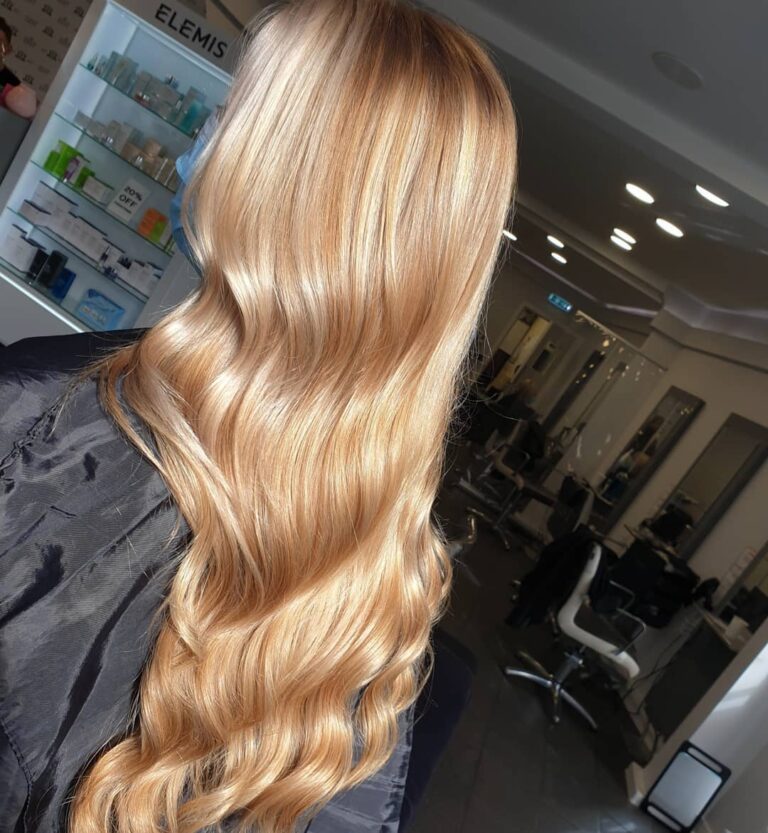 Loiro dourado: 60 fotos incríveis para se apaixonar pelo tom