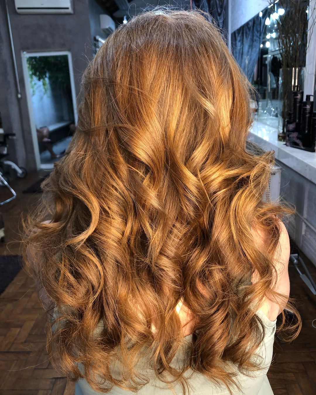 Loiro dourado: 60 fotos incríveis para se apaixonar pelo tom