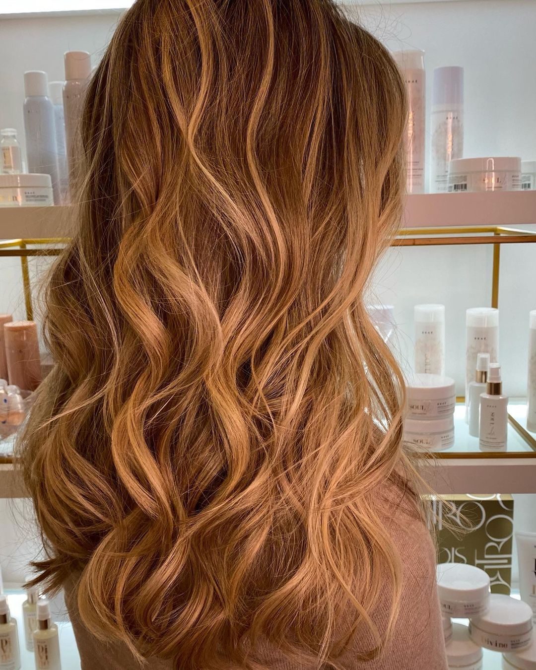 Loiro mel: 50 fotos de inspiração mais tutoriais para atingir essa cor