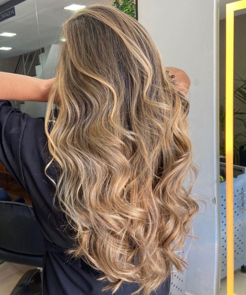 Loiro mel: 50 fotos de inspiração mais tutoriais para atingir essa cor