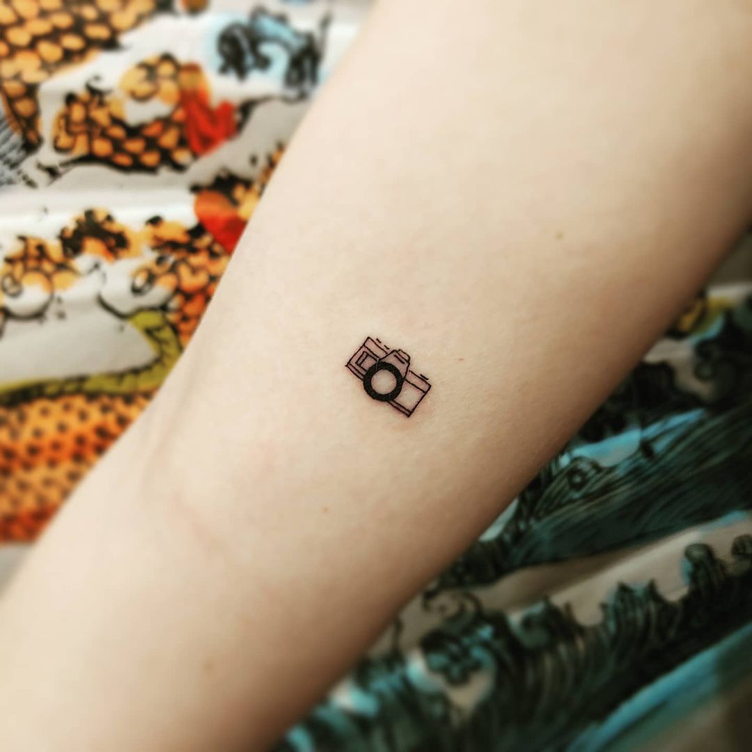 Tatuagem minimalista: 100 ideias para marcar a pele com estilo
