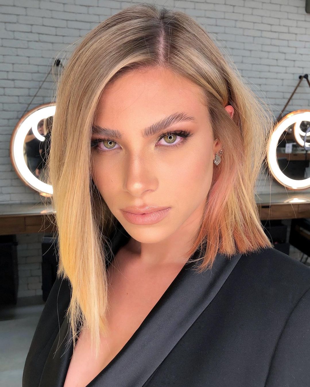 Long bob liso: 30 fotos que provam toda a beleza desse corte