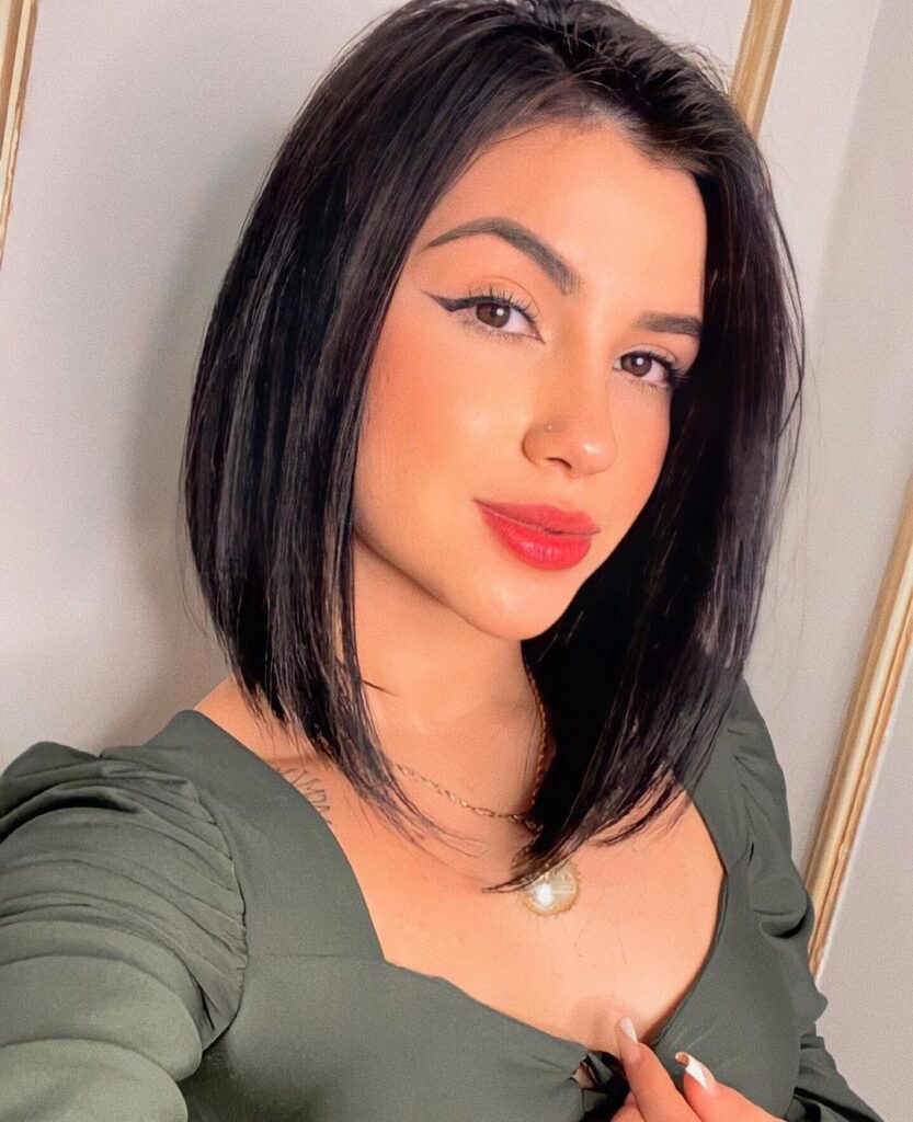 Long bob liso: 30 fotos que provam toda a beleza desse corte