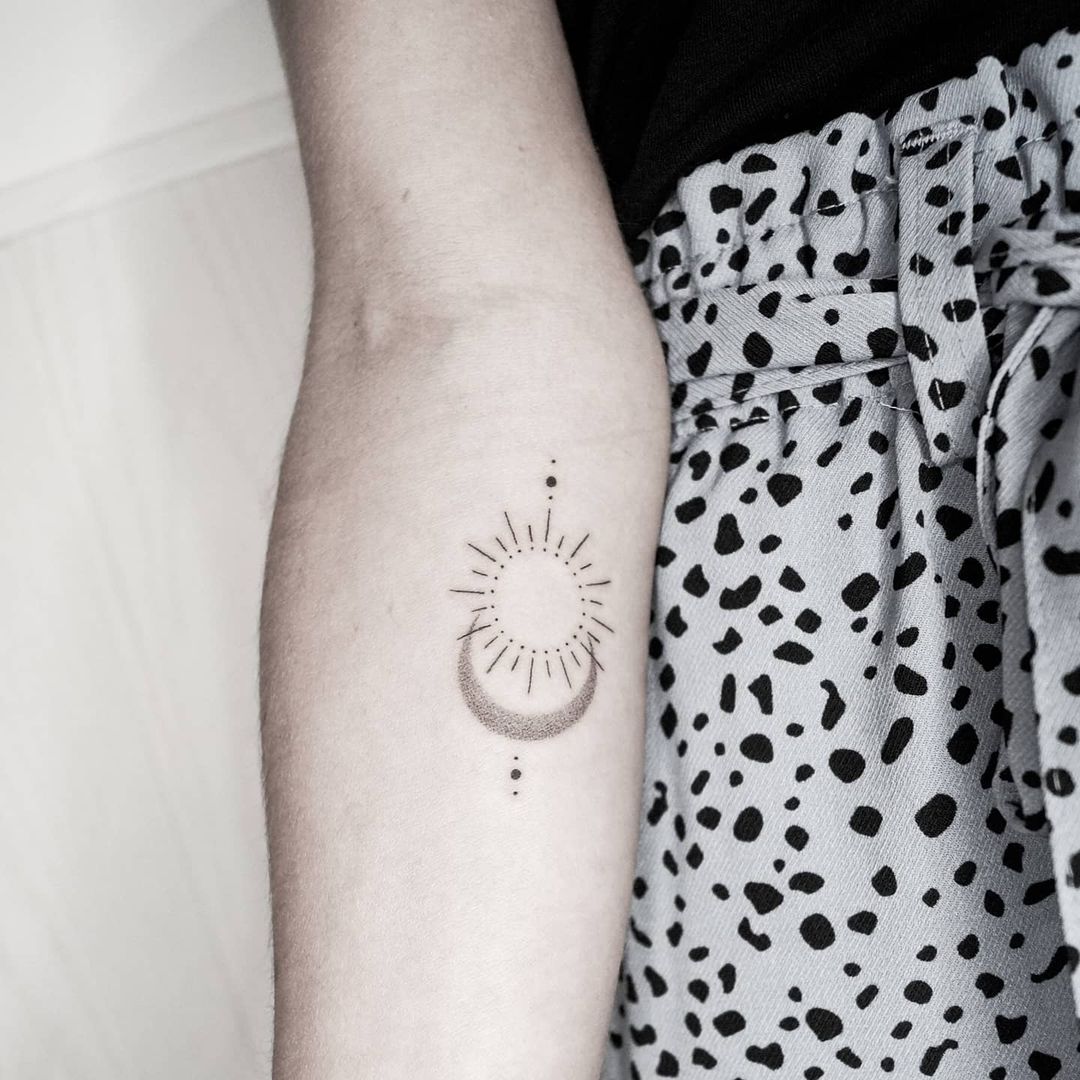 Tatuagem de sol e lua: 55 ideias que vão te encantar