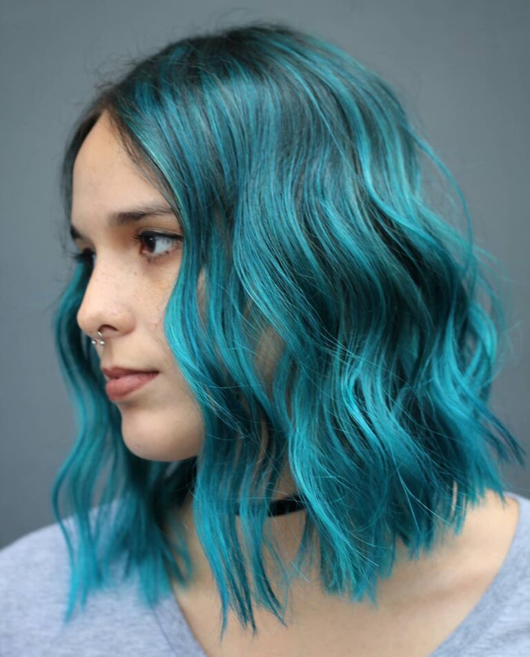 Cabelo azul turquesa: 40 ideias + 5 tintas para aderir a cor