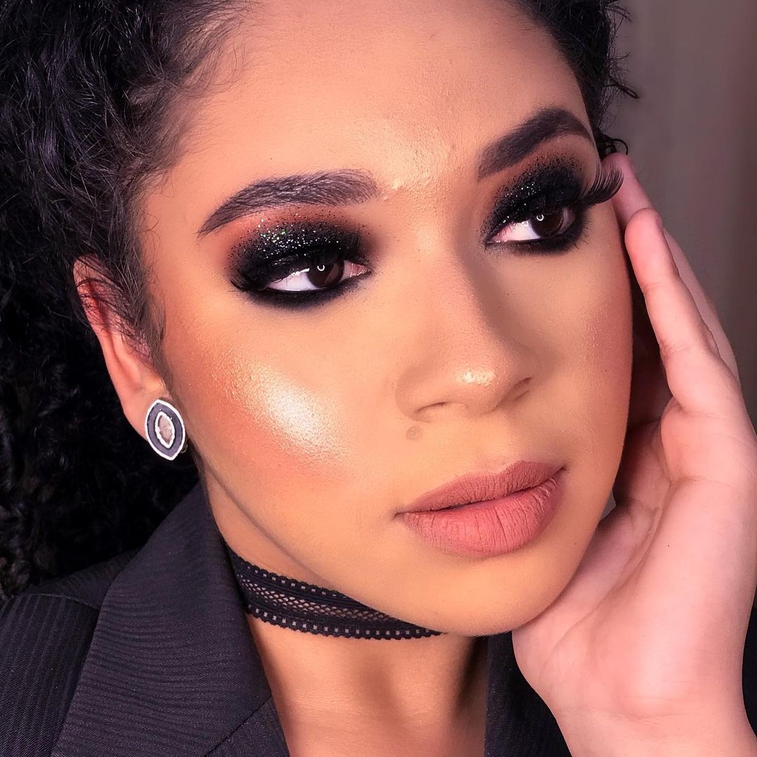 Maquiagem preta: 40 fotos para inspirar sua produção