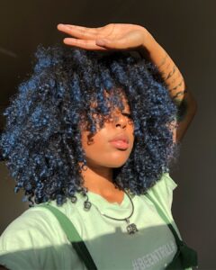 Mechas azuis: tutoriais e 50 fotos para repaginar o visual