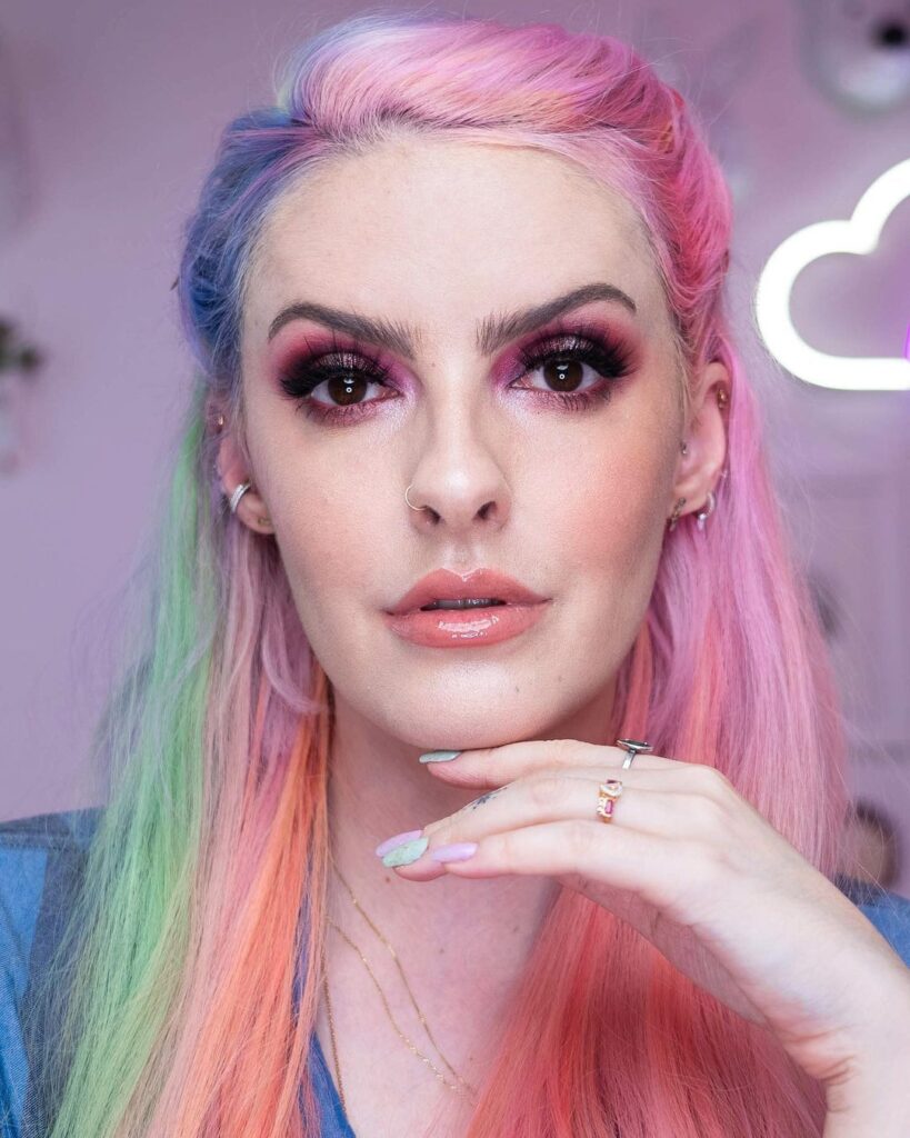 Mechas coloridas: 50 ideias + tutorias para ousar nos fios