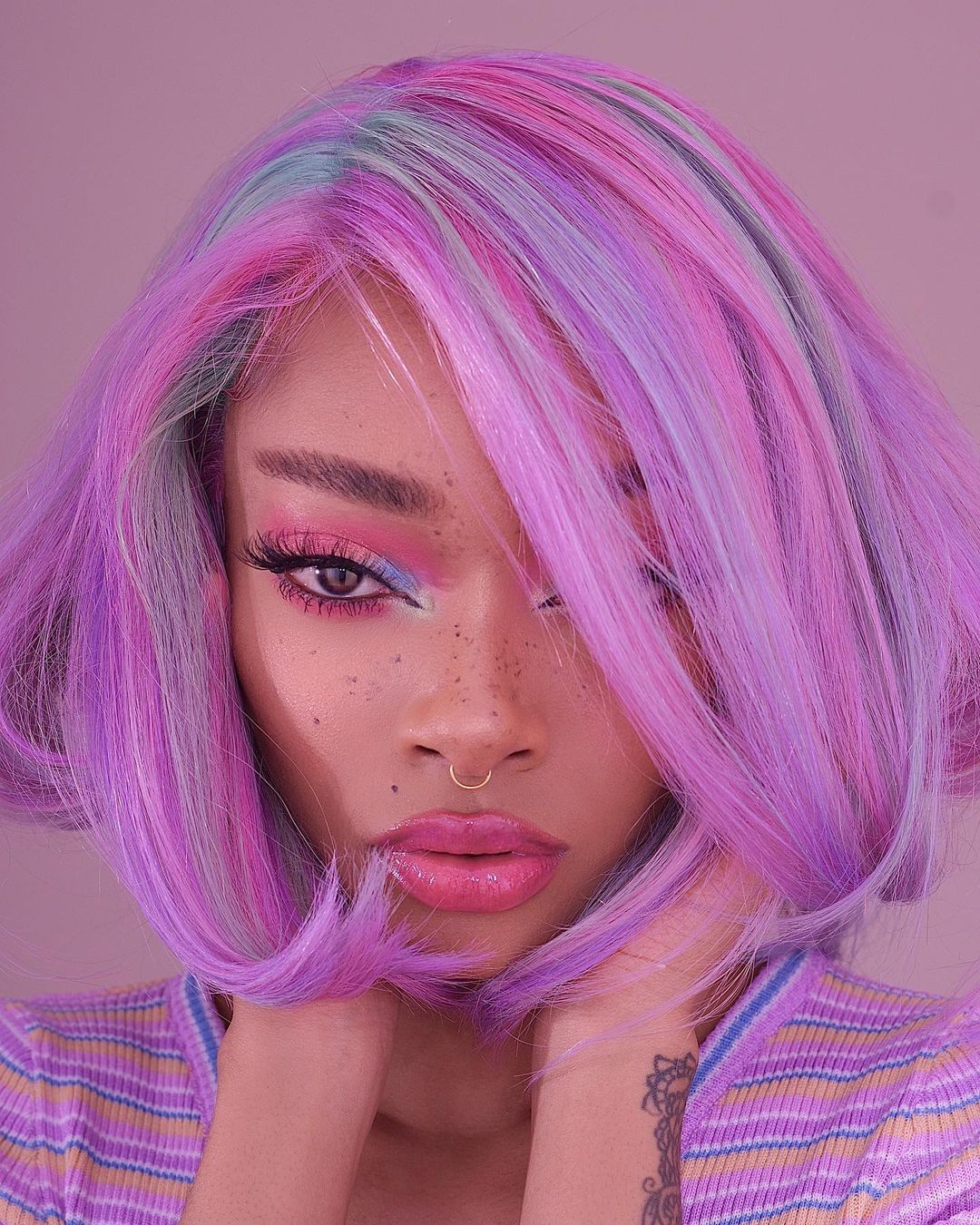 Mechas rosas: 30 fotos + 4 tutoriais para mudar o visual