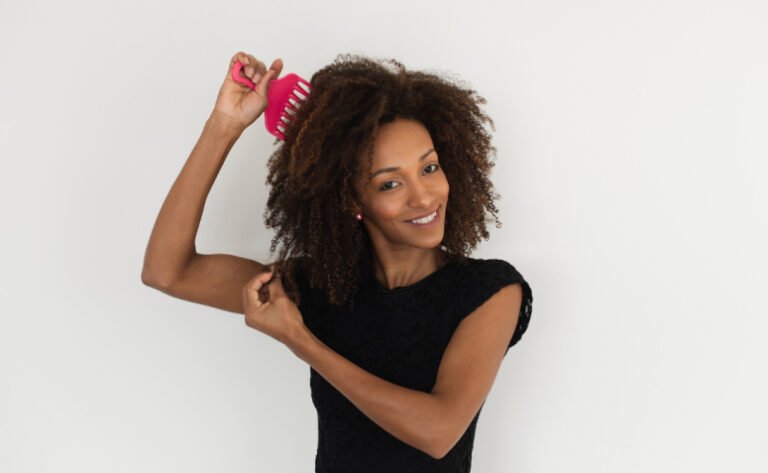 Pente garfo: o que é, tipos e dicas para usar o acessório