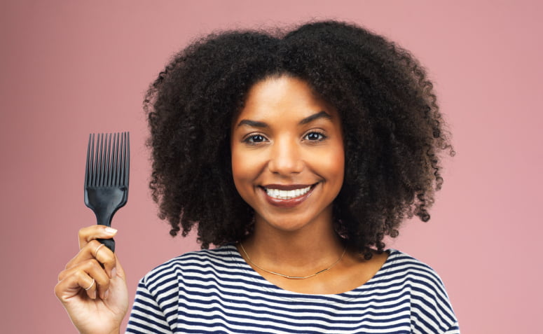 Pente garfo: o que é, tipos e dicas para usar o acessório